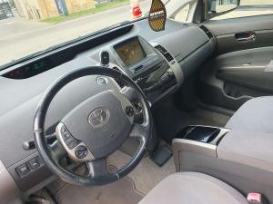 Black Toyota Prius 2006 in Kaunas, with an engine capacity of 1.50 L and mileage of 250 thousand km for 3100 €, photo 11 on AUTOMOTO.COM.LV