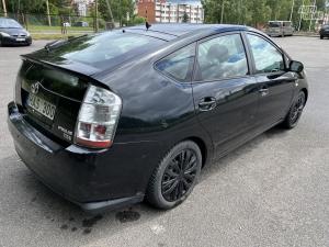 Black Toyota Prius 2006 in Vilnius, with an engine capacity of 1.50 L and mileage of 380 thousand km for 2800 €, photo 7 on AUTOMOTO.COM.LV