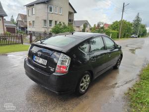 Black Toyota Prius 2006 in Kaunas, with an engine capacity of 1.50 L and mileage of 400 thousand km for 2950 €, photo 5 on AUTOMOTO.COM.LV