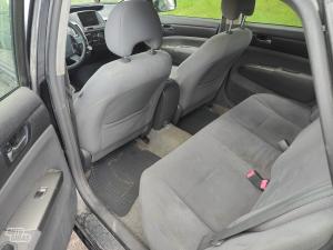 Black Toyota Prius 2006 in Kaunas, with an engine capacity of 1.50 L and mileage of 400 thousand km for 2950 €, photo 7 on AUTOMOTO.COM.LV