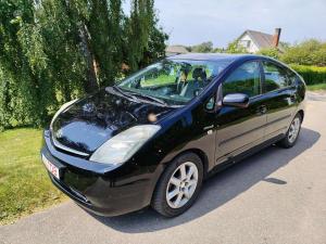 Black Toyota Prius 2006 in Birstonas, with an engine capacity of 1.50 L and mileage of 422 thousand km for 3400 €, photo  on AUTOMOTO.COM.LV
