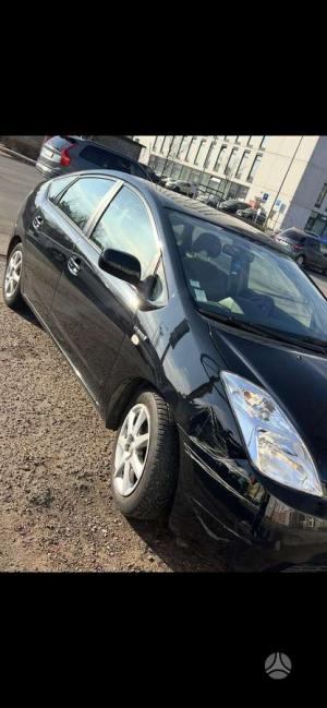 Melns Toyota Prius 2006 Viļņa, ar dzinēja tilpumu 1.50 L un nobraukumu 382 tūkst. km par 3800 €, foto 3 vietnē AUTOMOTO.COM.LV