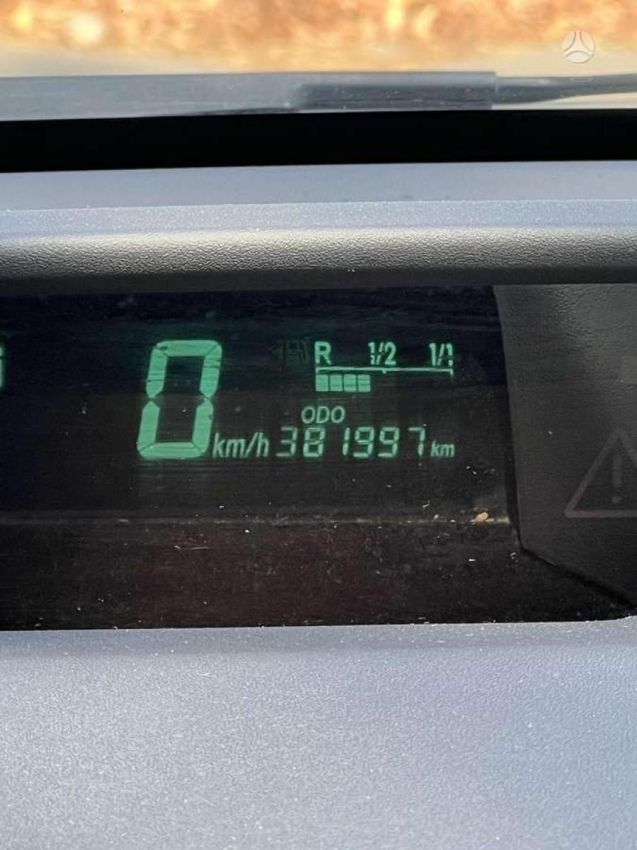 Melns Toyota Prius 2006 Viļņa, ar dzinēja tilpumu 1.50 L un nobraukumu 382 tūkst. km par 3800 €, foto 6 vietnē AUTOMOTO.COM.LV