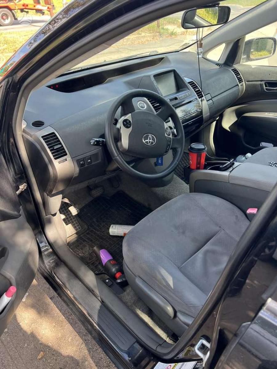 Melns Toyota Prius 2006 Viļņa, ar dzinēja tilpumu 1.50 L un nobraukumu 382 tūkst. km par 3800 €, foto 13 vietnē AUTOMOTO.COM.LV