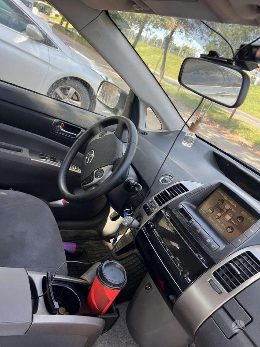 Melns Toyota Prius 2006 Viļņa, ar dzinēja tilpumu 1.50 L un nobraukumu 382 tūkst. km par 3800 €, foto 14 vietnē AUTOMOTO.COM.LV
