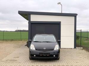 Black Toyota Prius 2007 in Kedainiai, with an engine capacity of 1.50 L and mileage of 278 thousand km for 3999 €, photo 6 on AUTOMOTO.COM.LV