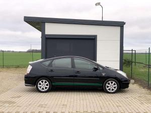Black Toyota Prius 2007 in Kedainiai, with an engine capacity of 1.50 L and mileage of 278 thousand km for 3999 €, photo 8 on AUTOMOTO.COM.LV