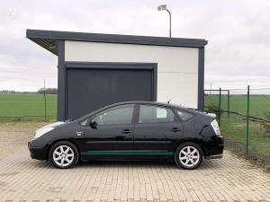 Black Toyota Prius 2007 in Kedainiai, with an engine capacity of 1.50 L and mileage of 278 thousand km for 3999 €, photo 9 on AUTOMOTO.COM.LV