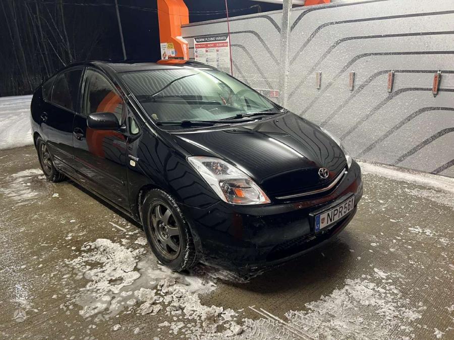 Melns Toyota Prius 2007 Viļņa, ar dzinēja tilpumu 1.50 L un nobraukumu 573 tūkst. km par 1800 €, foto 1 vietnē AUTOMOTO.COM.LV