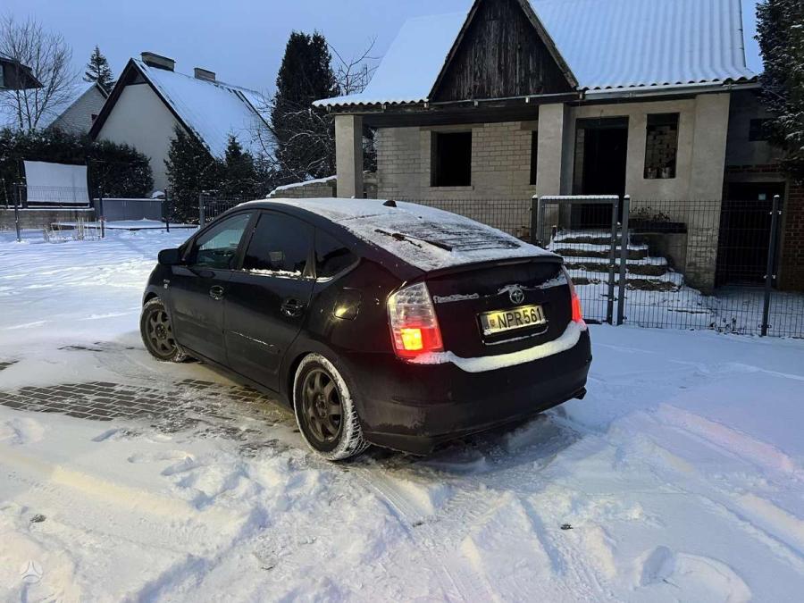 Melns Toyota Prius 2007 Viļņa, ar dzinēja tilpumu 1.50 L un nobraukumu 573 tūkst. km par 1800 €, foto 11 vietnē AUTOMOTO.COM.LV