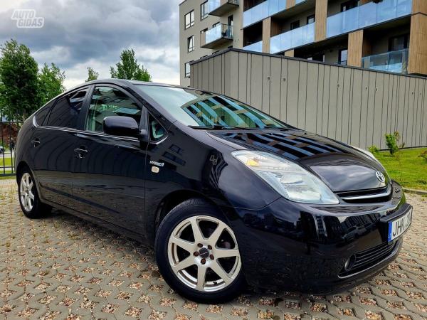 Melns Toyota Prius 2007 Viļņa, ar dzinēja tilpumu 1.50 L un nobraukumu 262 tūkst. km par 3299 €, foto 3 vietnē AUTOMOTO.COM.LV