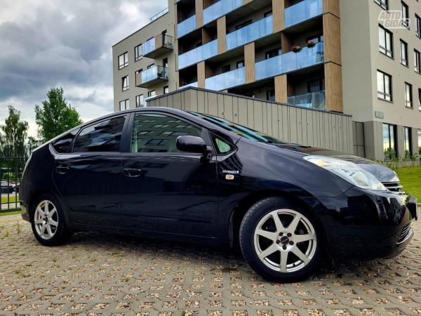 Melns Toyota Prius 2007 Viļņa, ar dzinēja tilpumu 1.50 L un nobraukumu 262 tūkst. km par 3299 €, foto 6 vietnē AUTOMOTO.COM.LV
