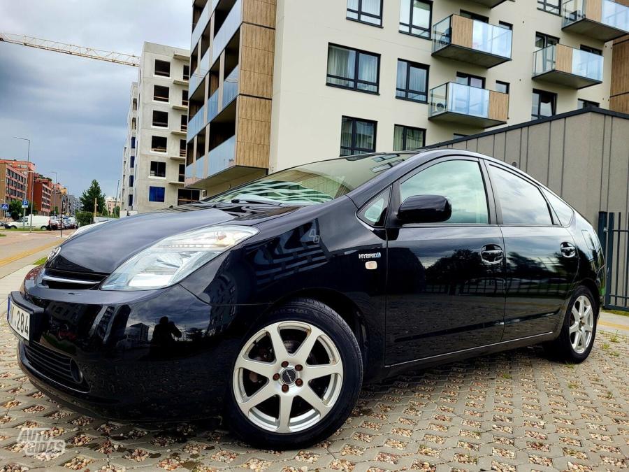 Black Toyota Prius 2007 in Vilnius, with an engine capacity of 1.50 L and mileage of 262 thousand km for 3299 €, photo 6 on AUTOMOTO.COM.LV