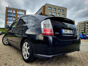 Black Toyota Prius 2007 in Vilnius, with an engine capacity of 1.50 L and mileage of 262 thousand km for 3299 €, photo 11 on AUTOMOTO.COM.LV