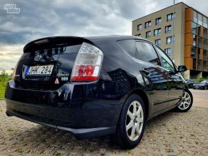 Black Toyota Prius 2007 in Vilnius, with an engine capacity of 1.50 L and mileage of 262 thousand km for 3299 €, photo 12 on AUTOMOTO.COM.LV
