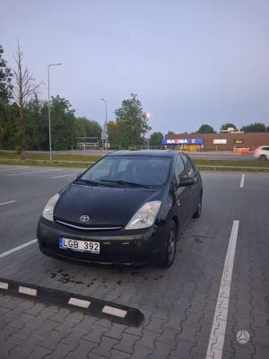 Melns Toyota Prius 2007 Kauņa, ar dzinēja tilpumu 1.50 L un nobraukumu 329 tūkst. km par 3000 €, foto  vietnē AUTOMOTO.COM.LV