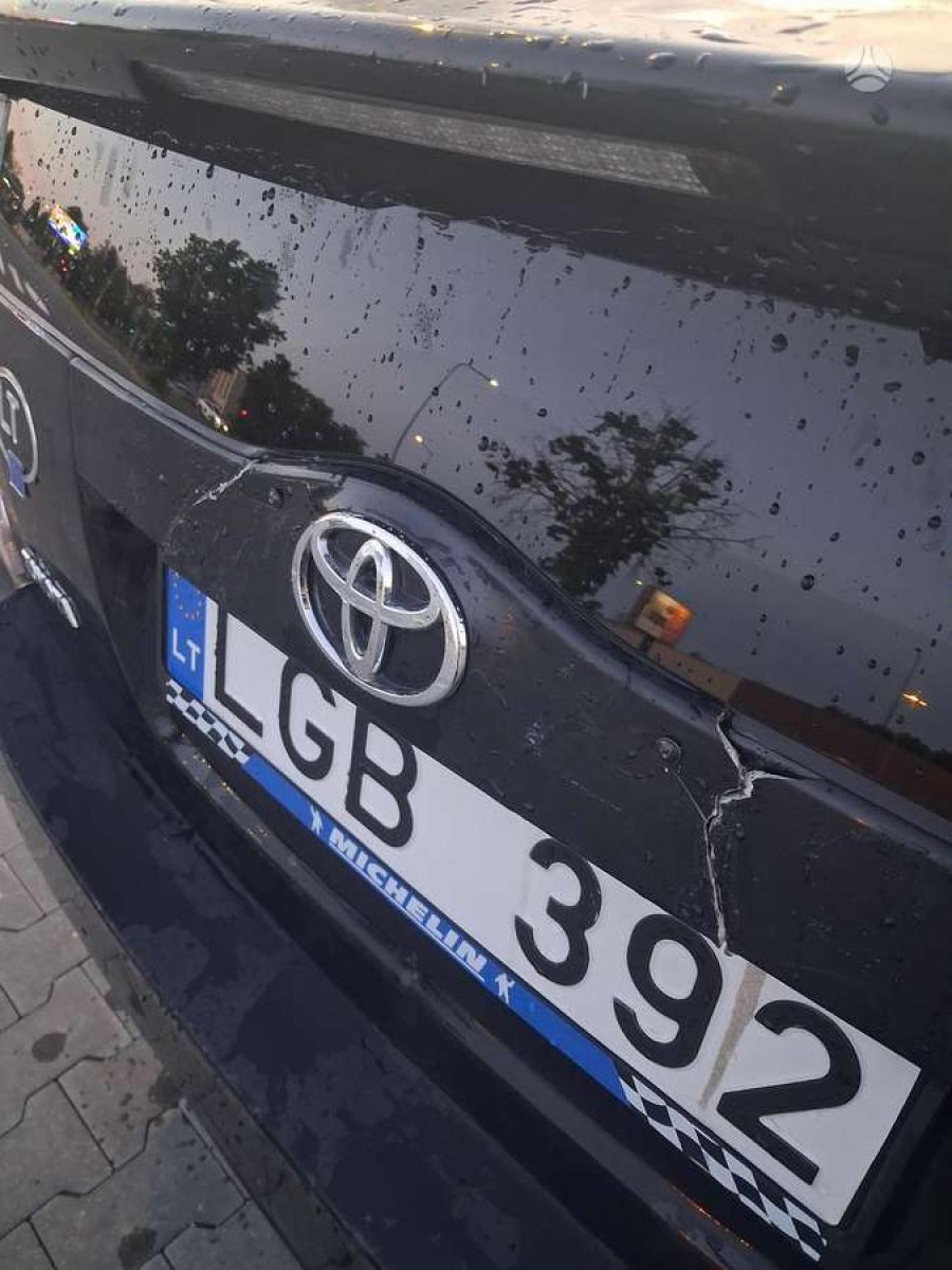 Melns Toyota Prius 2007 Kauņa, ar dzinēja tilpumu 1.50 L un nobraukumu 329 tūkst. km par 3000 €, foto 6 vietnē AUTOMOTO.COM.LV