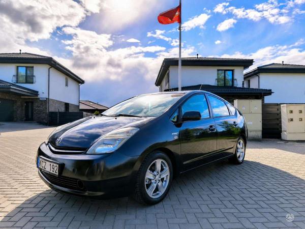 Melns Toyota Prius 2007 Viļņa, ar dzinēja tilpumu 1.50 L un nobraukumu 384 tūkst. km par 2750 €, foto 9 vietnē AUTOMOTO.COM.LV