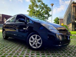 Black Toyota Prius 2007 in Vilnius, with an engine capacity of 1.50 L and mileage of 314 thousand km for 3250 €, photo  on AUTOMOTO.COM.LV