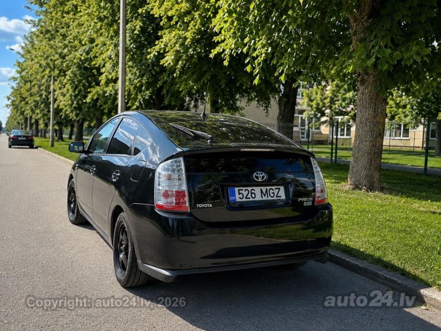 Melns Toyota Prius 2007 Tallina, ar dzinēja tilpumu 1.50 L un nobraukumu 269 tūkst. km par 2970 €, foto 1 vietnē AUTOMOTO.COM.LV