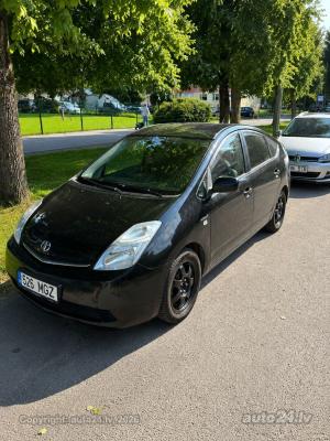 Melns Toyota Prius 2007 Tallina, ar dzinēja tilpumu 1.50 L un nobraukumu 269 tūkst. km par 2970 €, foto 4 vietnē AUTOMOTO.COM.LV
