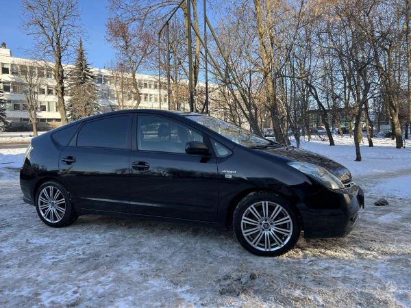 Melns Toyota Prius 2008 Kauņa, ar dzinēja tilpumu 1.50 L un nobraukumu 275 tūkst. km par 3200 €, foto 1 vietnē AUTOMOTO.COM.LV