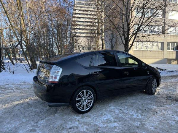 Melns Toyota Prius 2008 Kauņa, ar dzinēja tilpumu 1.50 L un nobraukumu 275 tūkst. km par 3200 €, foto 2 vietnē AUTOMOTO.COM.LV