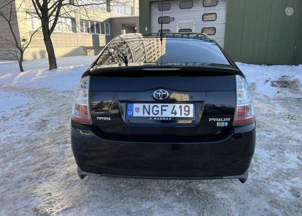 Melns Toyota Prius 2008 Kauņa, ar dzinēja tilpumu 1.50 L un nobraukumu 275 tūkst. km par 3200 €, foto 3 vietnē AUTOMOTO.COM.LV