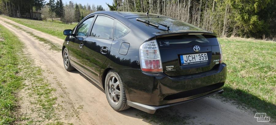 Black Toyota Prius 2008 in Vilnius, with an engine capacity of 1.50 L and mileage of 290 thousand km for 4200 €, photo 9 on AUTOMOTO.COM.LV