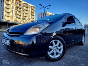 Black Toyota Prius 2008 in Vilnius, with an engine capacity of 1.50 L and mileage of 375 thousand km for 3250 €, photo 4 on AUTOMOTO.COM.LV