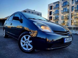 Black Toyota Prius 2008 in Vilnius, with an engine capacity of 1.50 L and mileage of 375 thousand km for 3250 €, photo 5 on AUTOMOTO.COM.LV