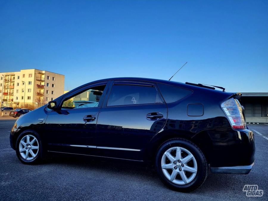 Black Toyota Prius 2008 in Vilnius, with an engine capacity of 1.50 L and mileage of 375 thousand km for 3250 €, photo 9 on AUTOMOTO.COM.LV