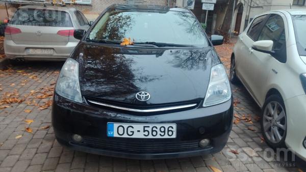 Black Toyota Prius 2008 in Riga, with an engine capacity of 1.80 L and mileage of 369 thousand km for 3600 €, photo 1 on AUTOMOTO.COM.LV