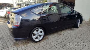 Black Toyota Prius 2008 in Riga, with an engine capacity of 1.80 L and mileage of 369 thousand km for 3600 €, photo 10 on AUTOMOTO.COM.LV
