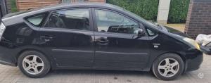 Melns Toyota Prius 2008 Viļņa, ar dzinēja tilpumu 1.50 L un nobraukumu 248 tūkst. km par 4900 €, foto 4 vietnē AUTOMOTO.COM.LV