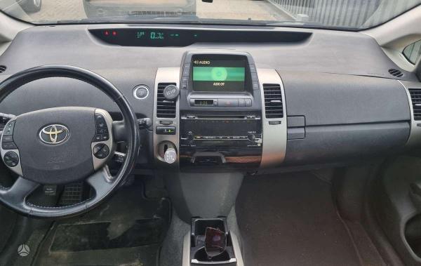 Melns Toyota Prius 2008 Viļņa, ar dzinēja tilpumu 1.50 L un nobraukumu 248 tūkst. km par 4900 €, foto 5 vietnē AUTOMOTO.COM.LV