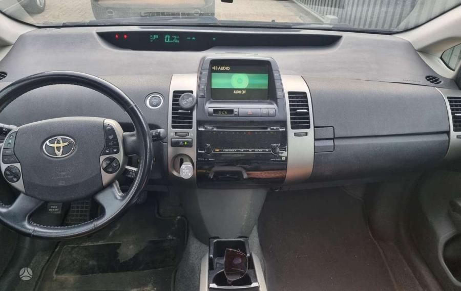 Melns Toyota Prius 2008 Viļņa, ar dzinēja tilpumu 1.50 L un nobraukumu 248 tūkst. km par 4900 €, foto 6 vietnē AUTOMOTO.COM.LV