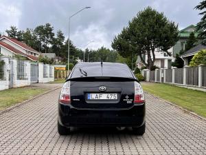 Black Toyota Prius 2008 in Vilnius, with an engine capacity of 1.50 L and mileage of 450 thousand km for 2999 €, photo 7 on AUTOMOTO.COM.LV