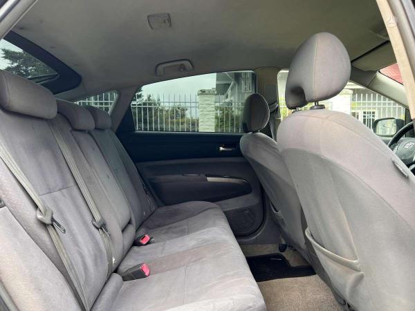 Black Toyota Prius 2008 in Vilnius, with an engine capacity of 1.50 L and mileage of 450 thousand km for 2999 €, photo 10 on AUTOMOTO.COM.LV