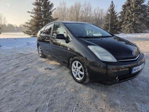 Black Toyota Prius 2009 in Alytus, with an engine capacity of 0.00 L and mileage of 299 thousand km for 3850 €, photo  on AUTOMOTO.COM.LV