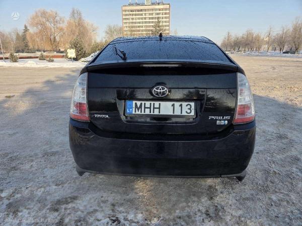 Melns Toyota Prius 2009 Alīta, ar dzinēja tilpumu 0.00 L un nobraukumu 299 tūkst. km par 3850 €, foto 4 vietnē AUTOMOTO.COM.LV