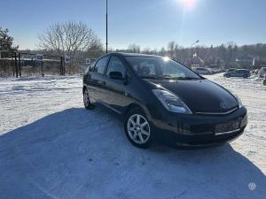 Melns Toyota Prius 2009 Alīta, ar dzinēja tilpumu 1.50 L un nobraukumu 266 tūkst. km par 4450 €, foto  vietnē AUTOMOTO.COM.LV
