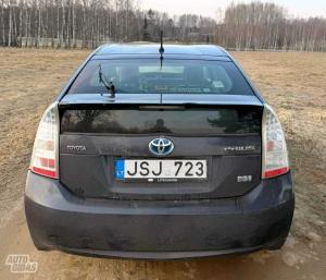 Black Toyota Prius 2009 in Vilnius, with an engine capacity of 1.80 L and mileage of 329 thousand km for 6500 €, photo 6 on AUTOMOTO.COM.LV