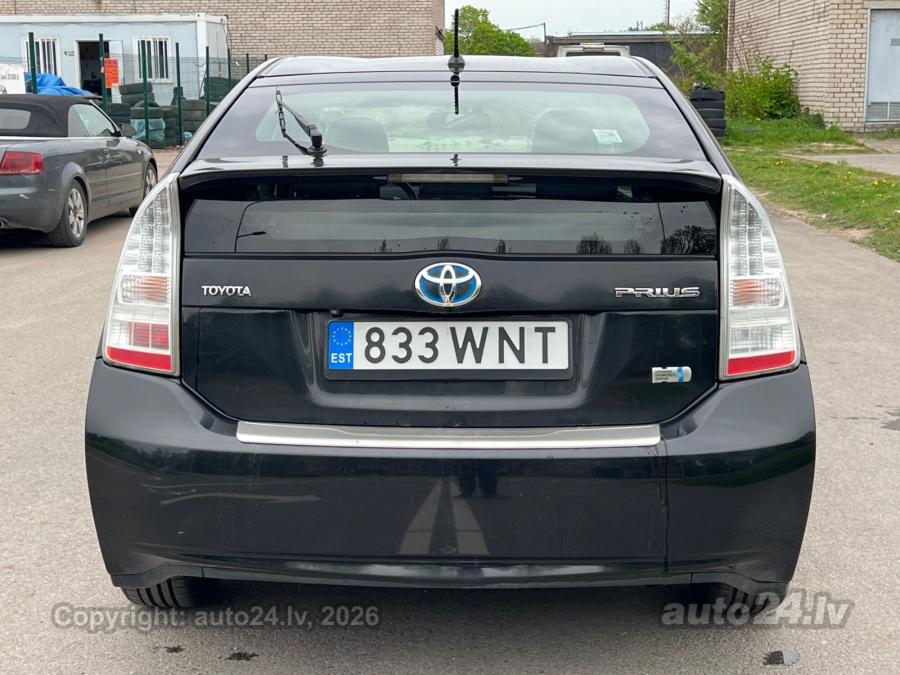 Black Toyota Prius 2009 in Narva, with an engine capacity of 1.80 L and mileage of 292 thousand km for 4999 €, photo 7 on AUTOMOTO.COM.LV