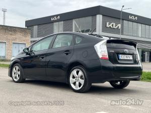 Black Toyota Prius 2009 in Narva, with an engine capacity of 1.80 L and mileage of 292 thousand km for 4999 €, photo 8 on AUTOMOTO.COM.LV