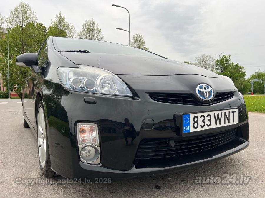 Black Toyota Prius 2009 in Narva, with an engine capacity of 1.80 L and mileage of 292 thousand km for 4999 €, photo 12 on AUTOMOTO.COM.LV