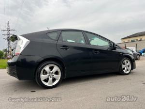 Black Toyota Prius 2009 in Narva, with an engine capacity of 1.80 L and mileage of 292 thousand km for 4999 €, photo 14 on AUTOMOTO.COM.LV