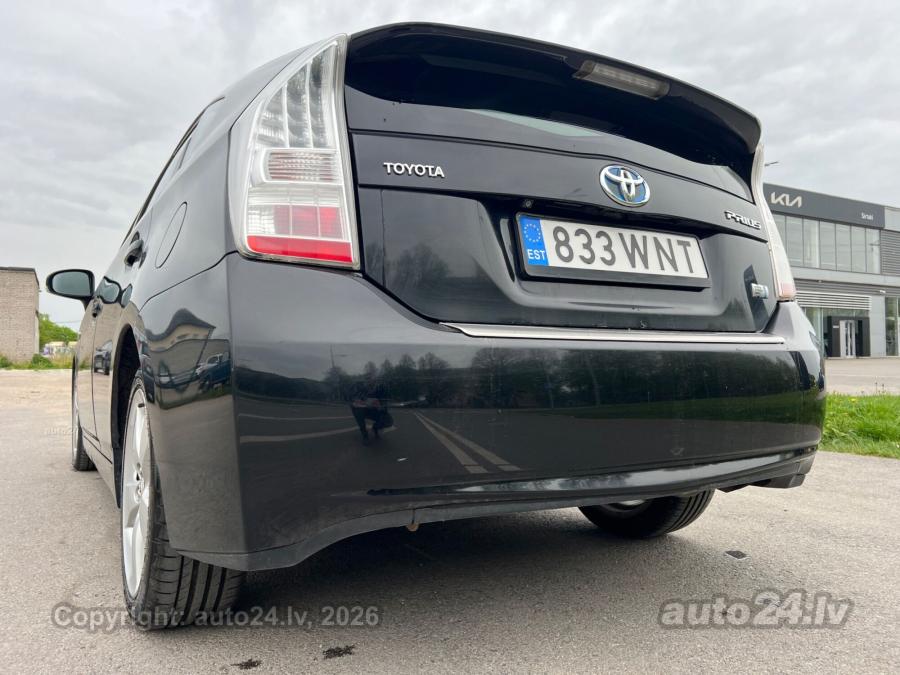 Black Toyota Prius 2009 in Narva, with an engine capacity of 1.80 L and mileage of 292 thousand km for 4999 €, photo 16 on AUTOMOTO.COM.LV