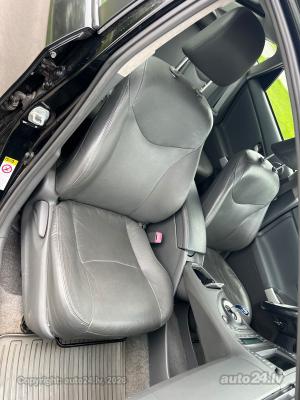 Black Toyota Prius 2009 in Narva, with an engine capacity of 1.80 L and mileage of 292 thousand km for 4999 €, photo 19 on AUTOMOTO.COM.LV