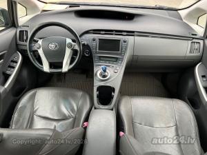 Black Toyota Prius 2009 in Narva, with an engine capacity of 1.80 L and mileage of 292 thousand km for 4999 €, photo 21 on AUTOMOTO.COM.LV